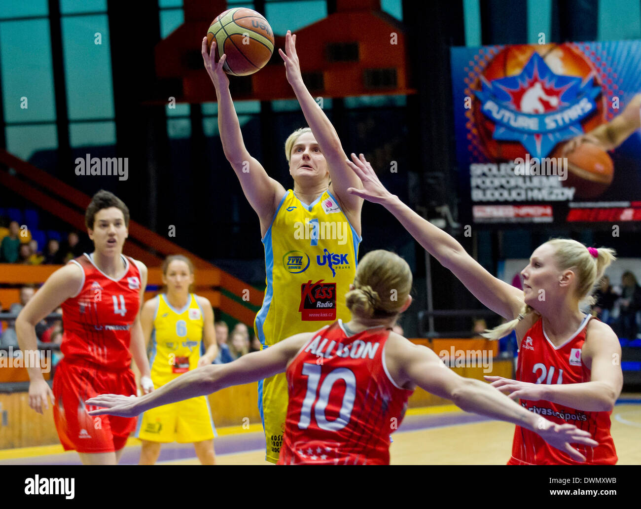 Jelena Dubljevic (top center) of USK, Rachel Allison (center) and ...