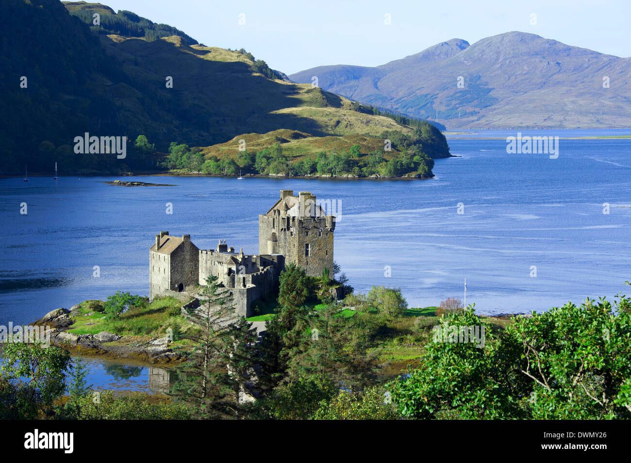 Donan castle hi-res stock photography and images - Alamy