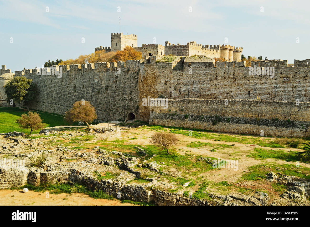 City walls of Old Town and Palace of the Grand Master, Rhodes City ...
