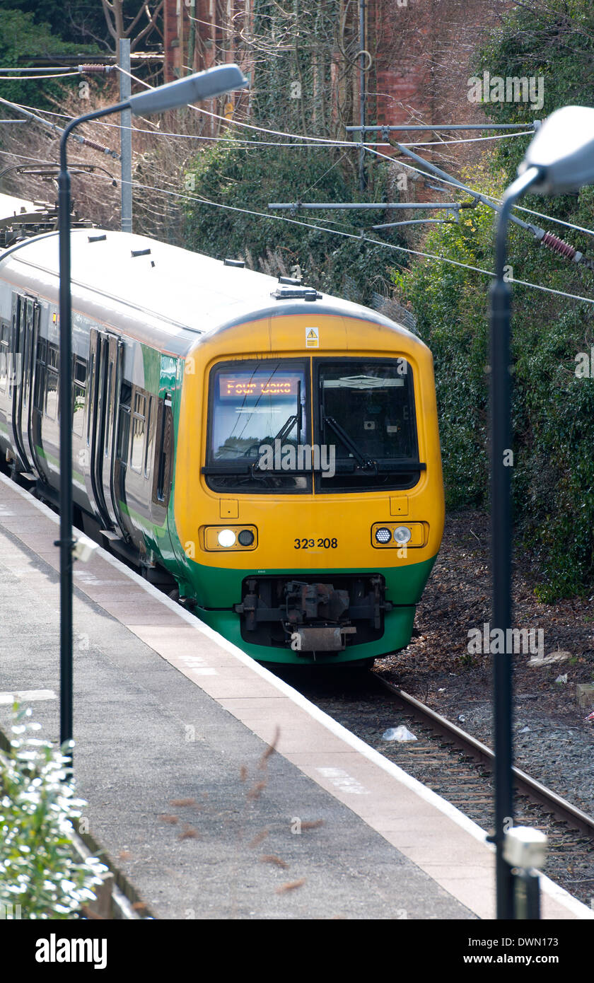 Redditch railway station train uk hi-res stock photography and images ...