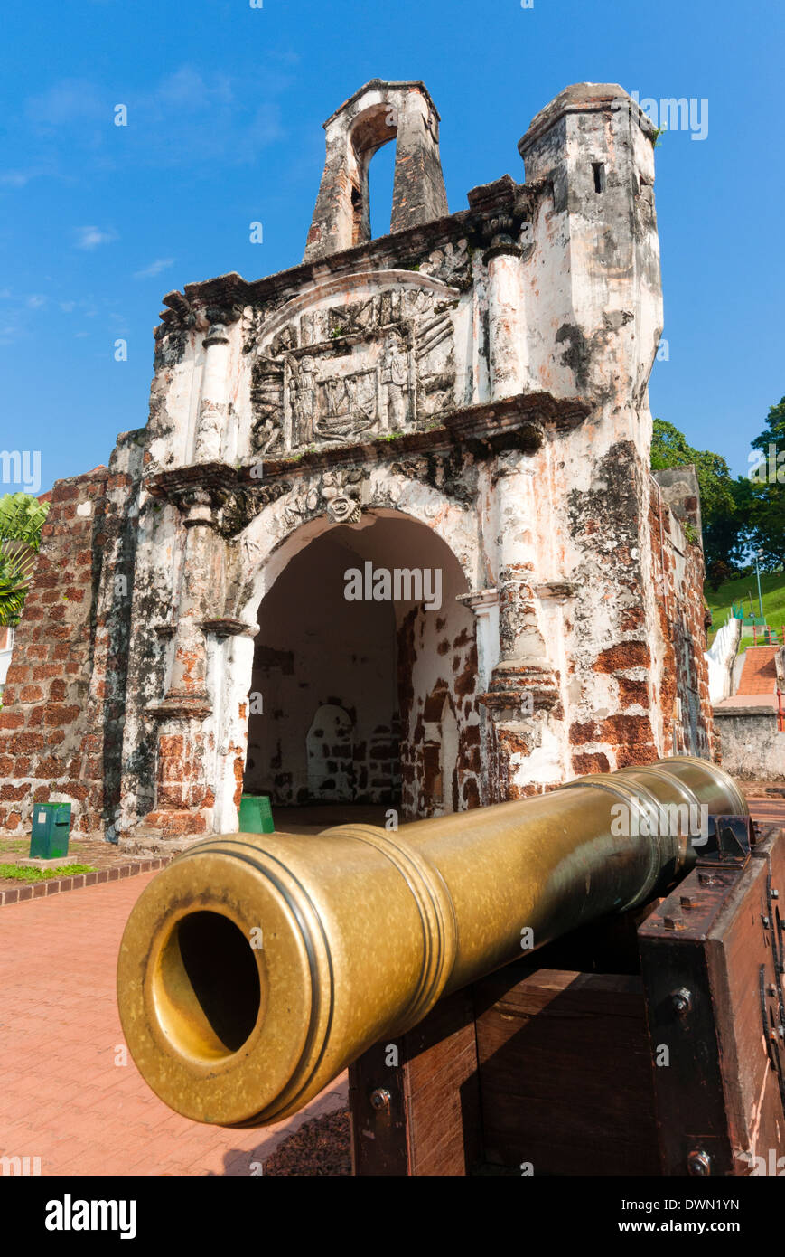 Cannon at Porta de Santiago, Melaka (Malacca), UNESCO World Heritage ...