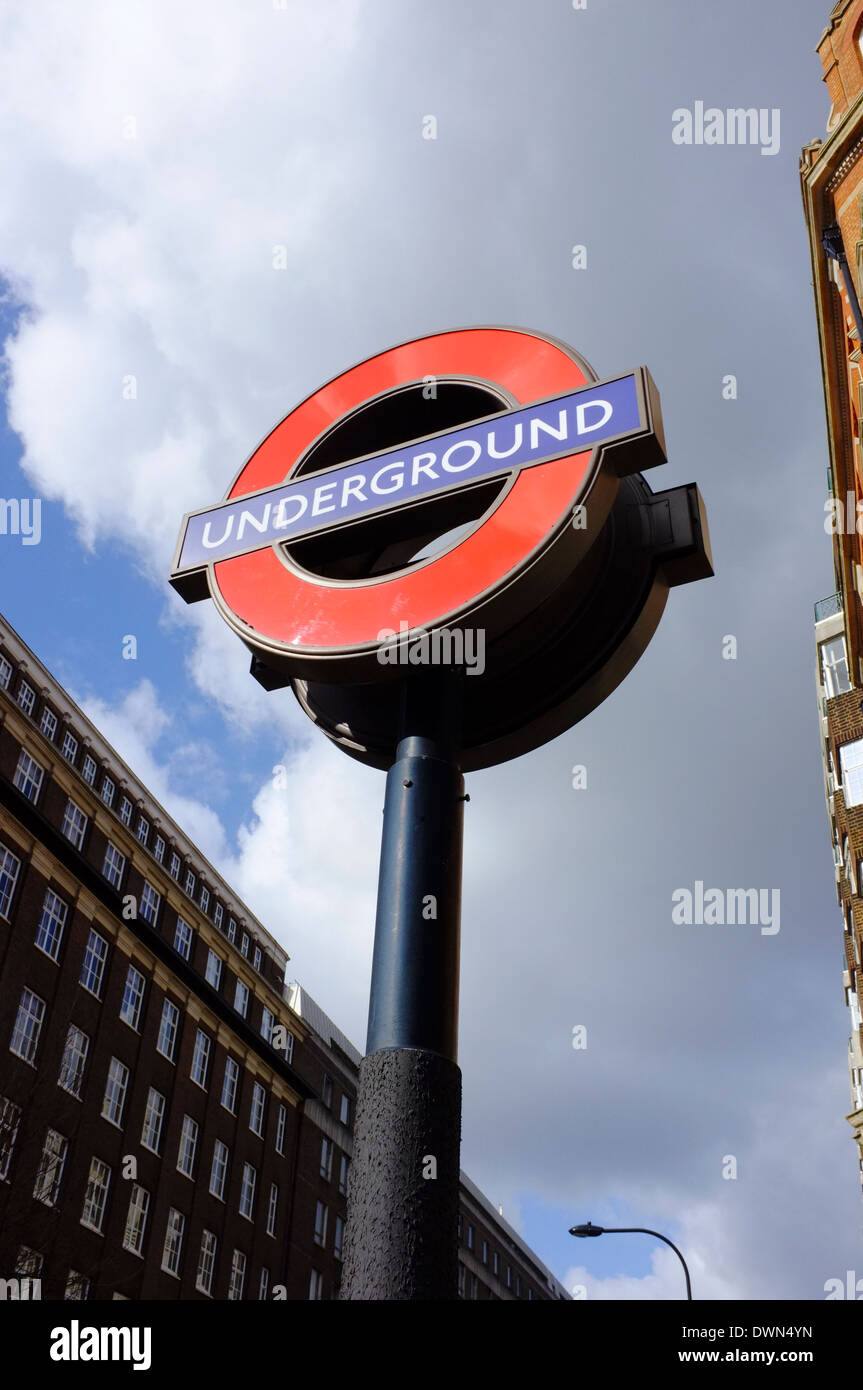 Underground Sign in London Stock Photo - Alamy