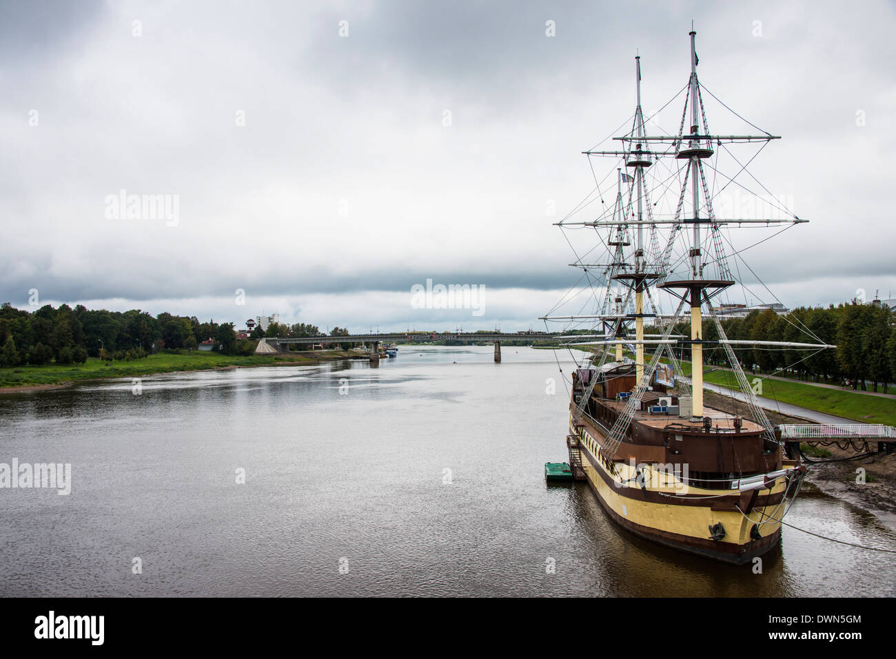 Old sailing ship on river hi-res stock photography and images - Alamy