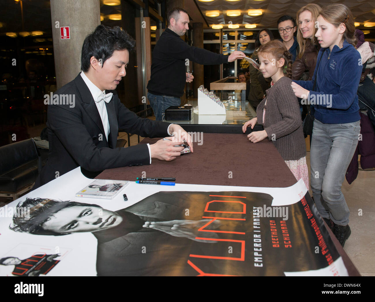 Li yundi hi-res stock photography and images - Alamy