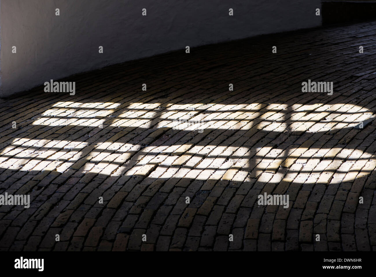Contrast bricks hi-res stock photography and images - Alamy