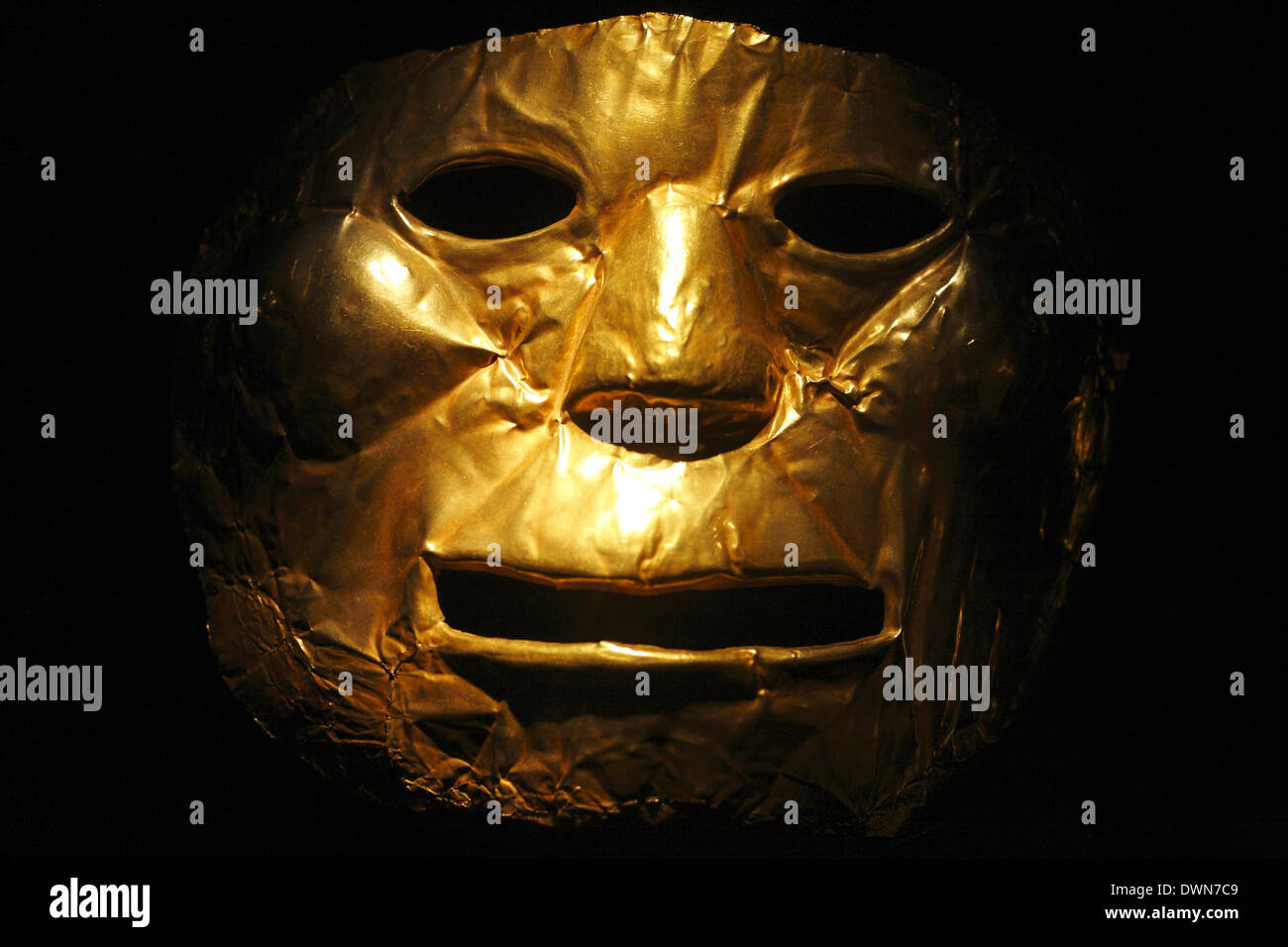 Gold mask museo del oro hi-res stock photography and images - Alamy