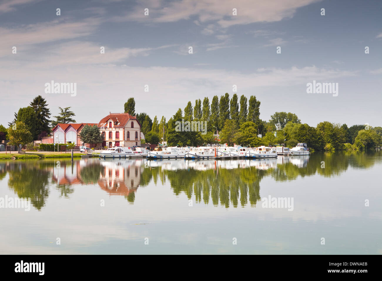 Yonne france tourism hi-res stock photography and images - Alamy