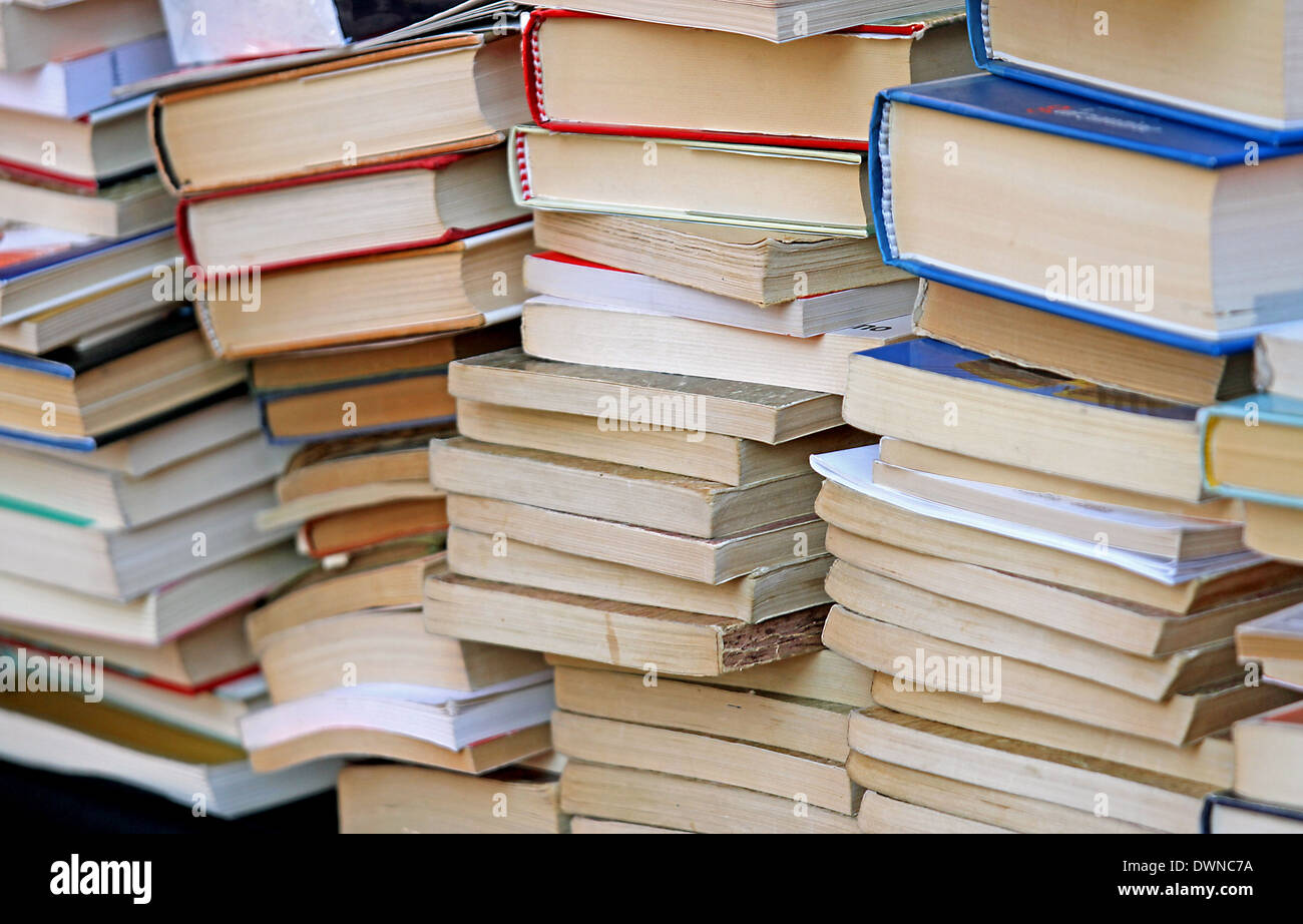 The book warehouse hi-res stock photography and images - Alamy