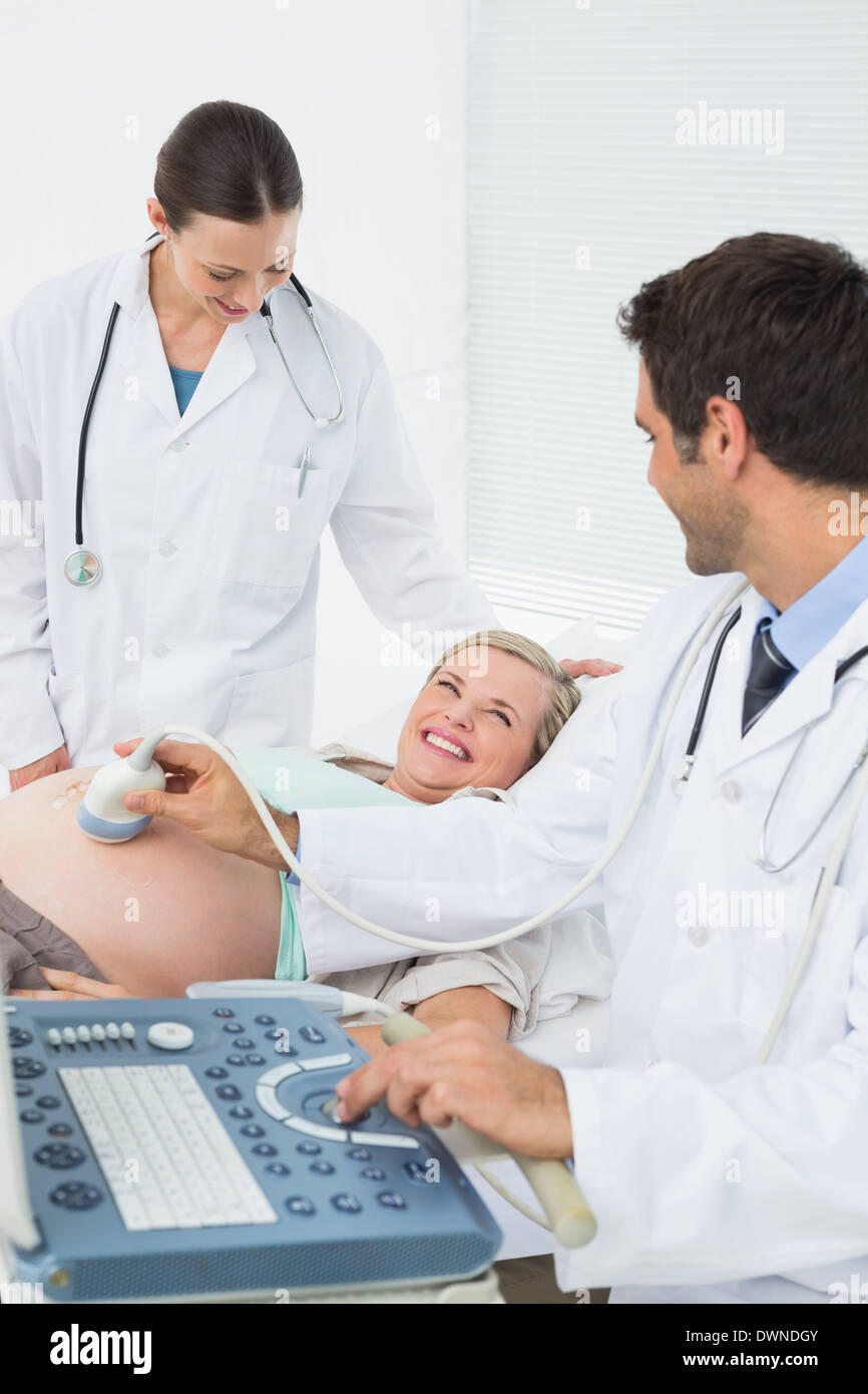 Pregnant woman having a scan hi-res stock photography and images - Alamy