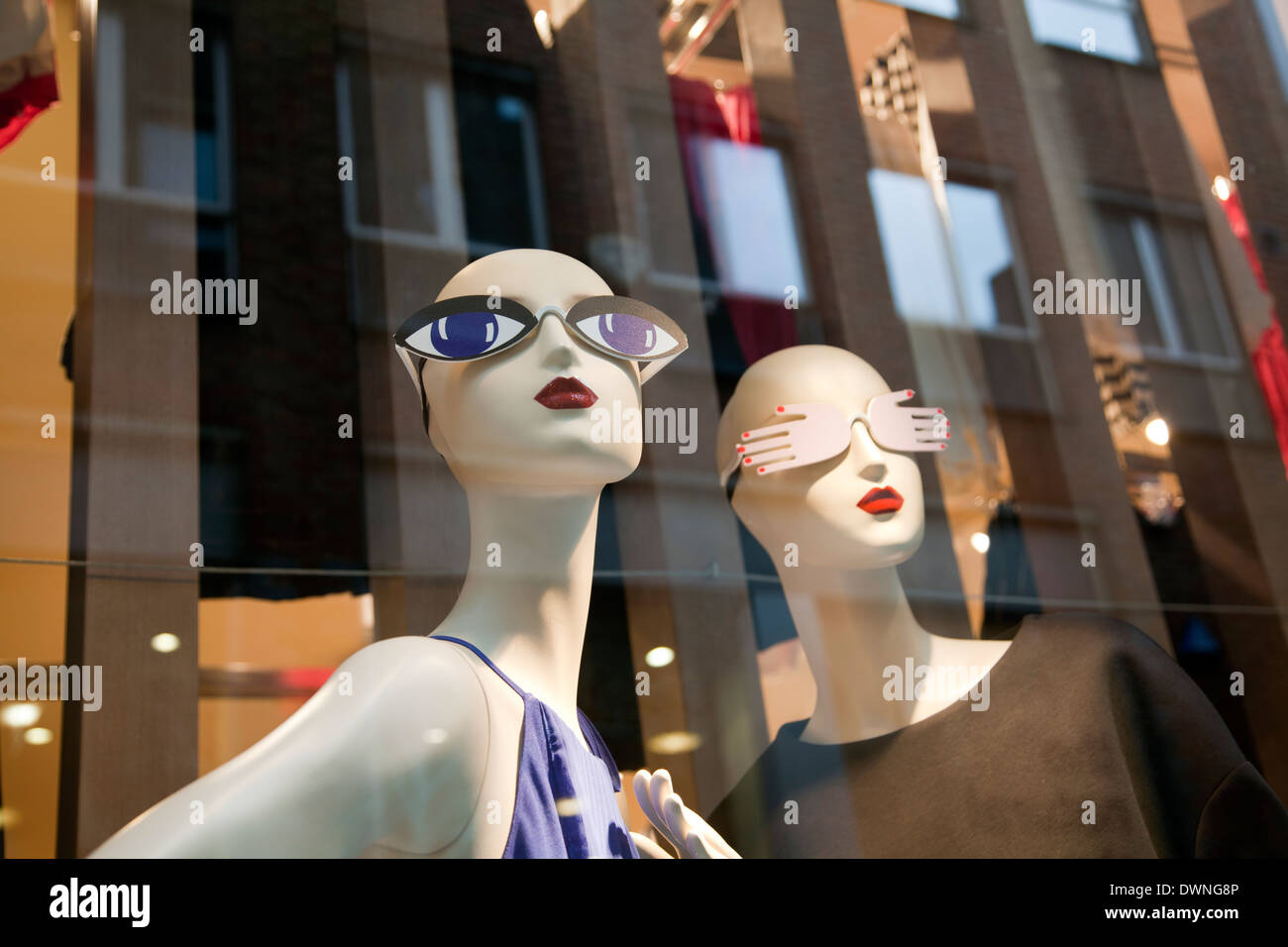Mango clothing store hi-res stock photography and images - Alamy