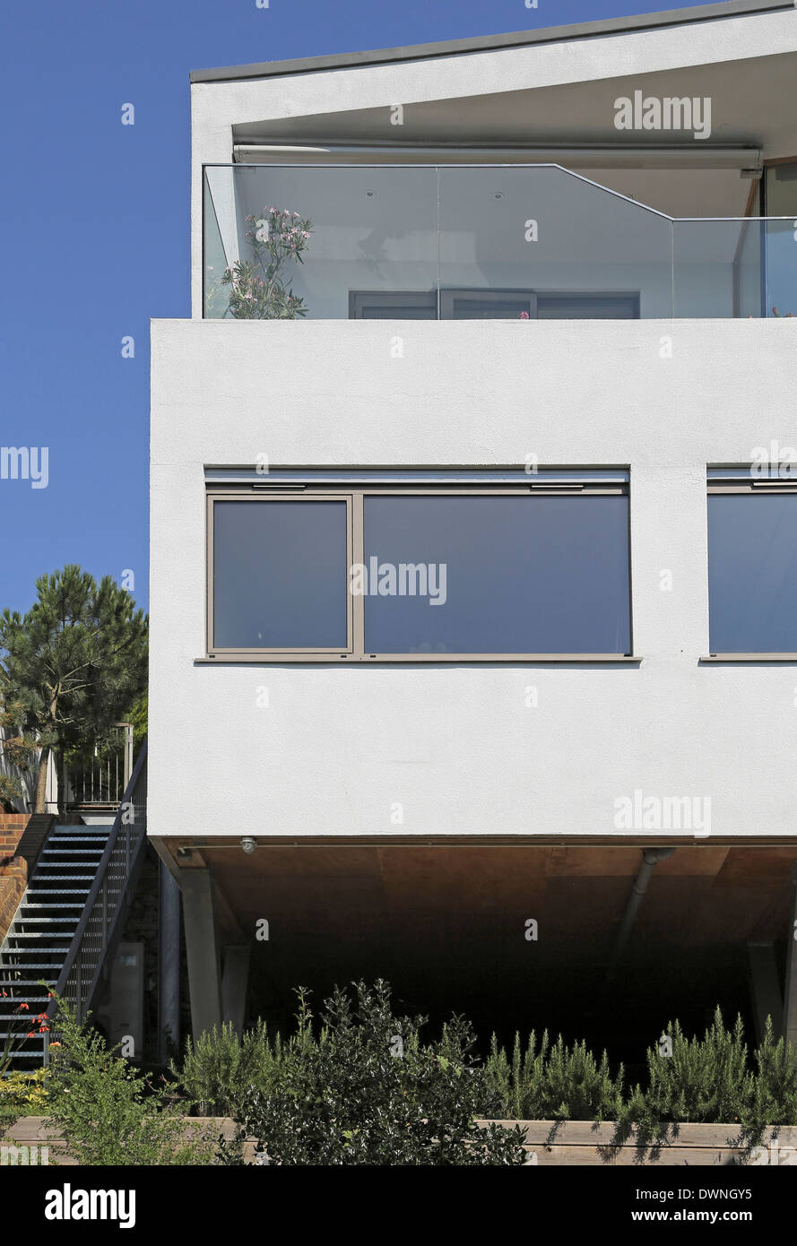 Cliff House, Hythe, United Kingdom. Architect: Foster Lomas, 2013 ...