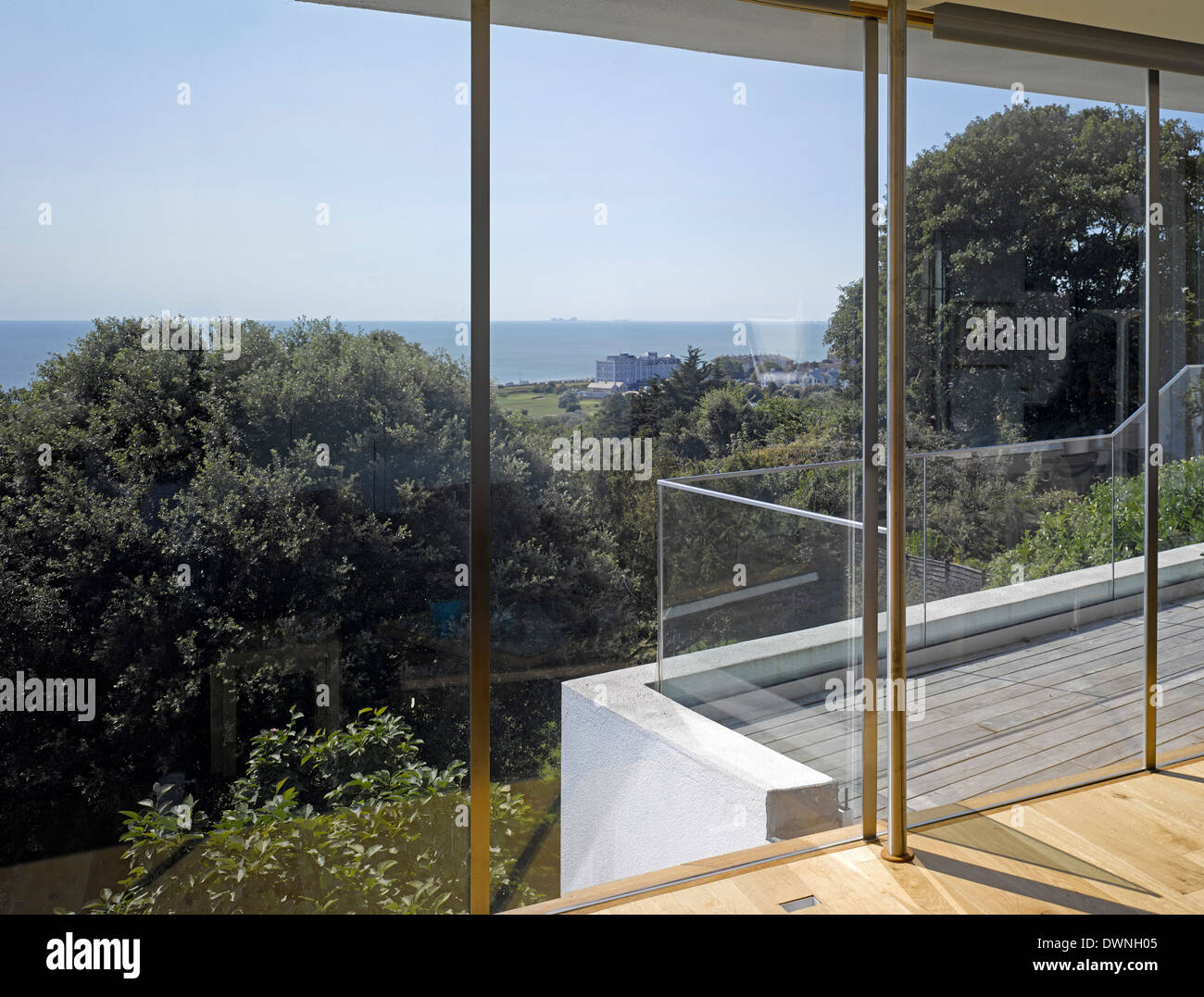 Hythe coast hi-res stock photography and images - Alamy