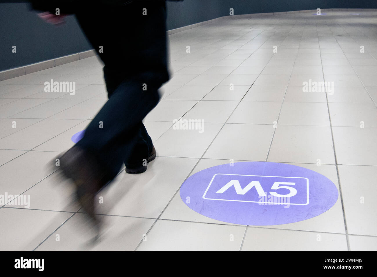 M5 subway hi-res stock photography and images - Alamy