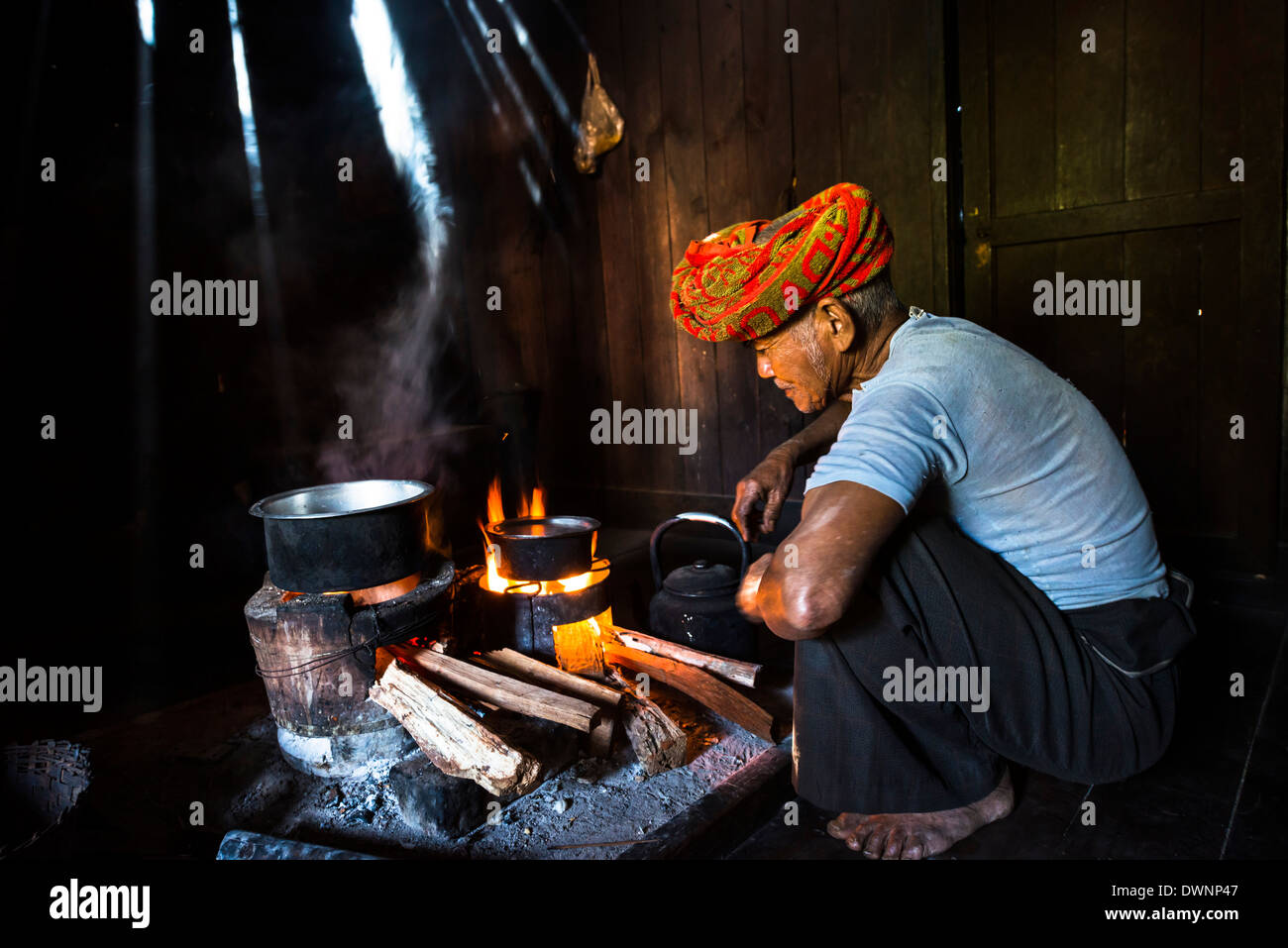 Tribe elder group hi-res stock photography and images - Alamy