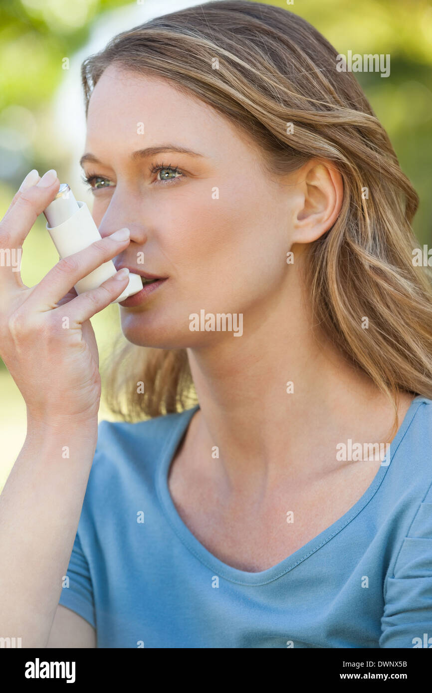Asthma inhaler hi-res stock photography and images - Alamy