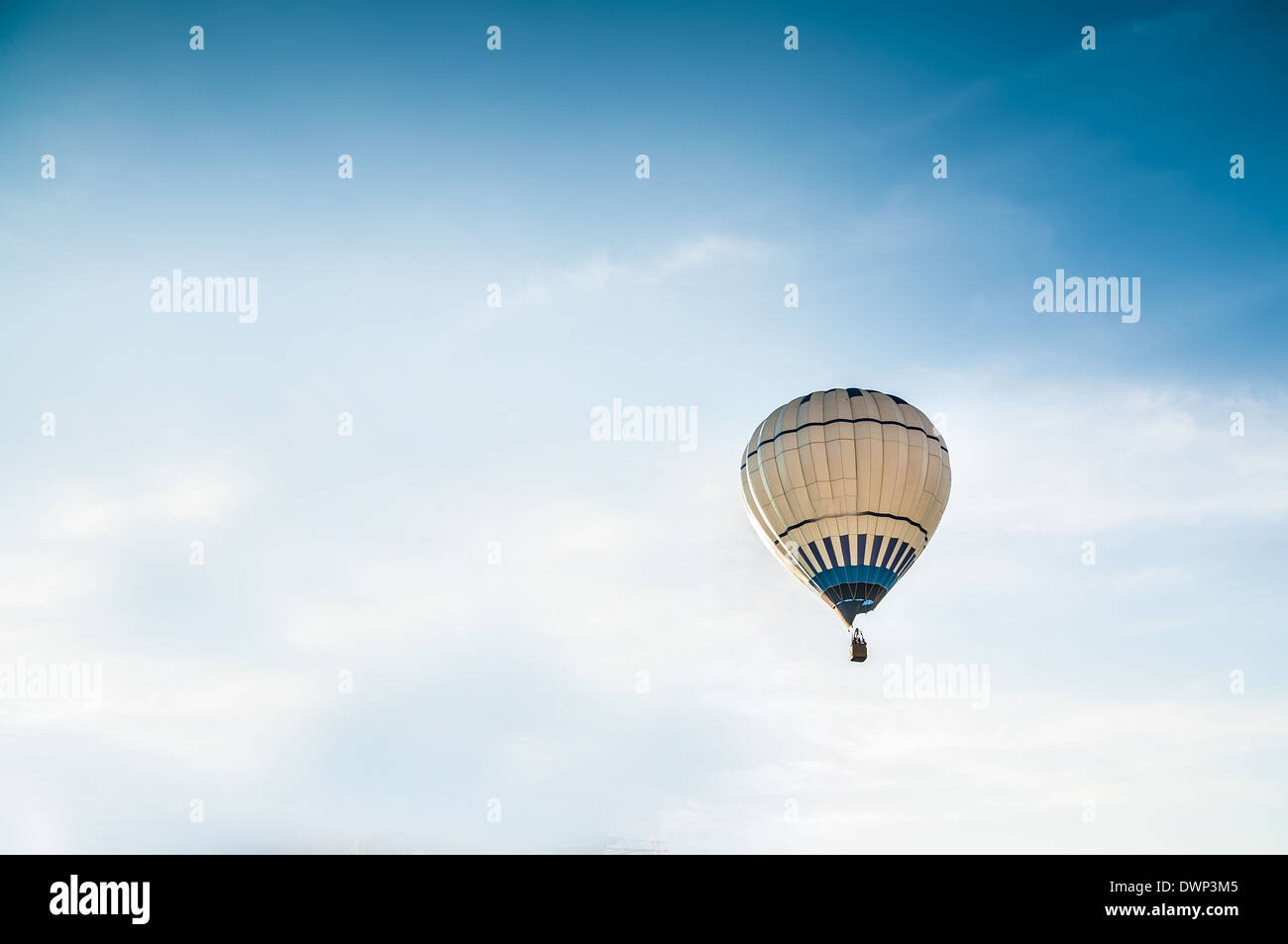 Hot air balloon rope hi-res stock photography and images - Alamy
