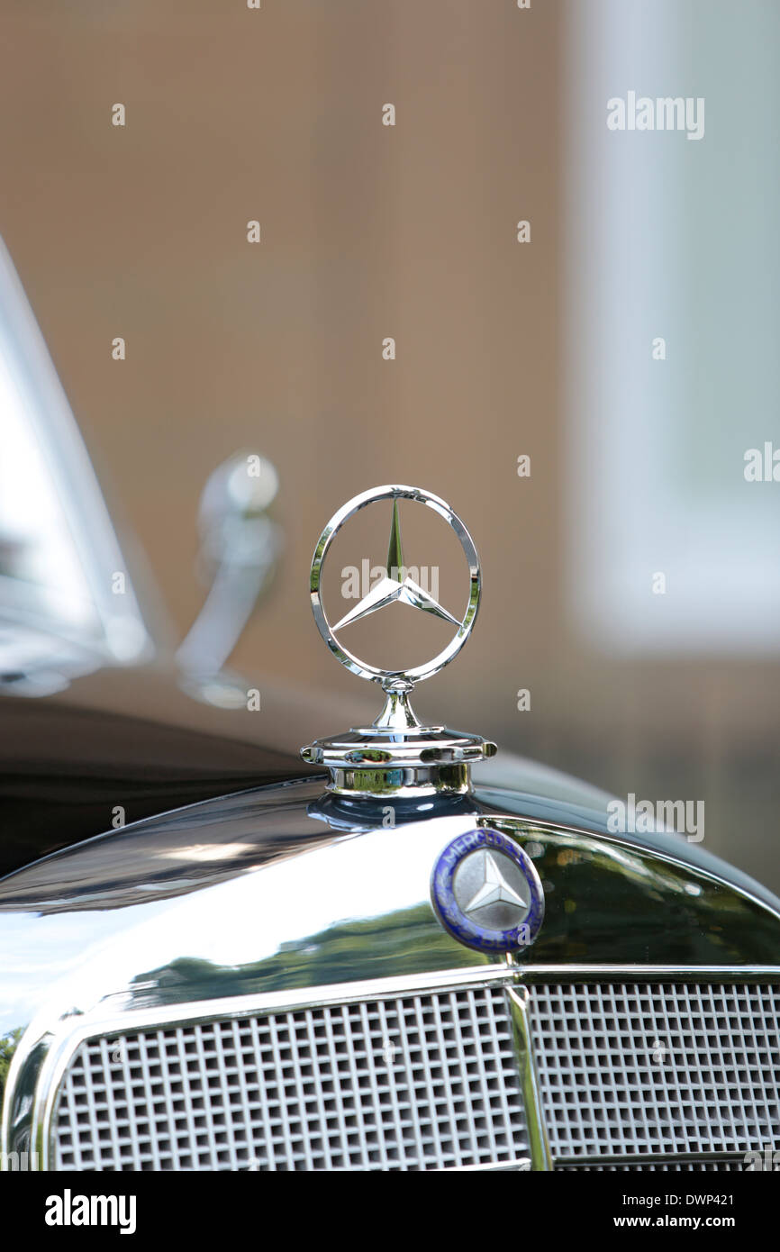 Mercedes 300 hi-res stock photography and images - Alamy