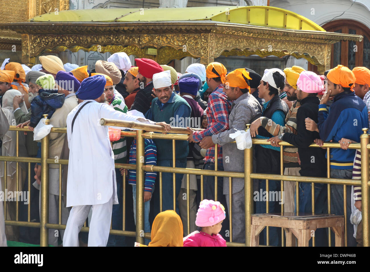 Turbans crowd hi-res stock photography and images - Alamy