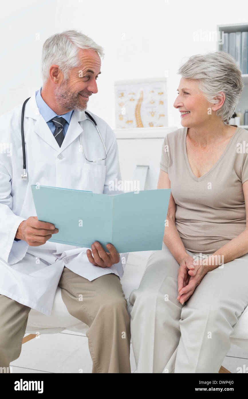 Physician with patient hi-res stock photography and images - Alamy