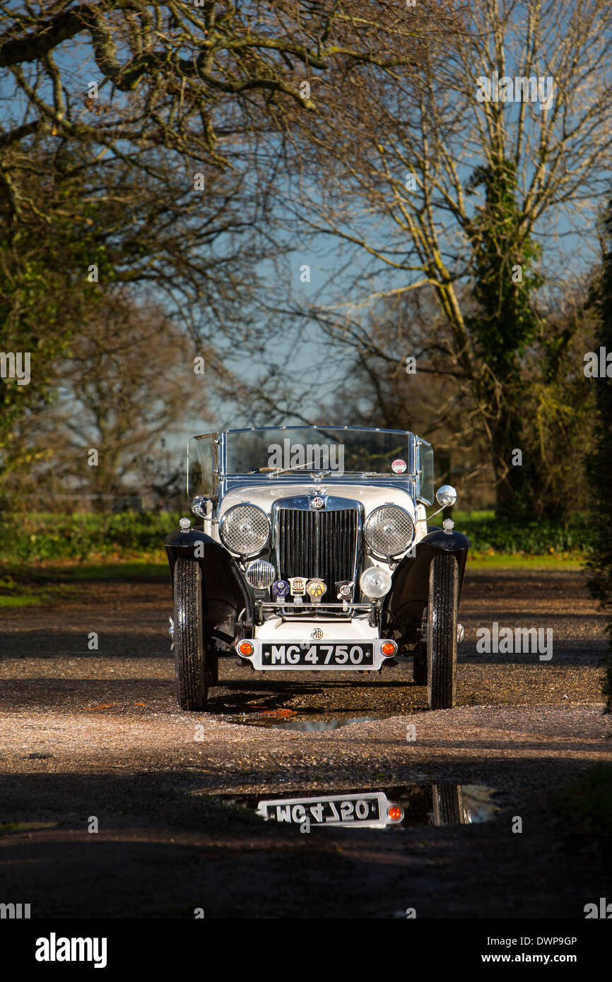 1936 Mg Nb Magnette Cresta Tourer Stock Photos & 1936 Mg Nb Magnette ...
