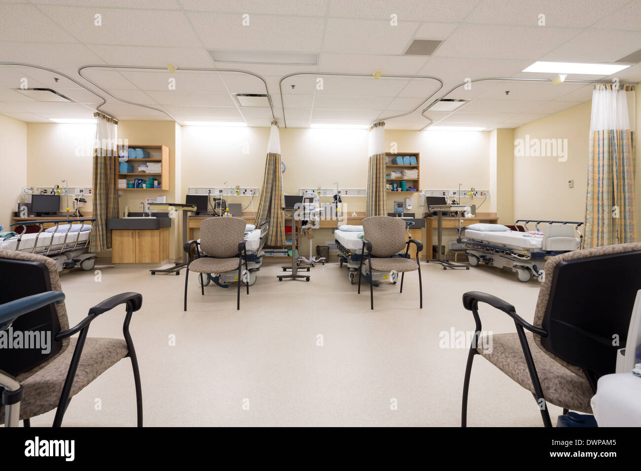 Hospital post operative recovery room hi-res stock photography and images - Alamy