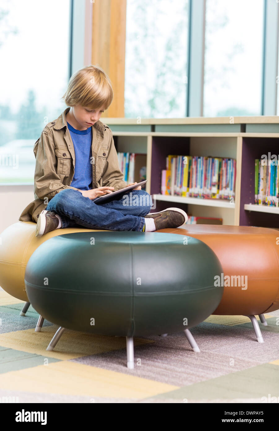 Library and reading area for children hi-res stock photography and ...