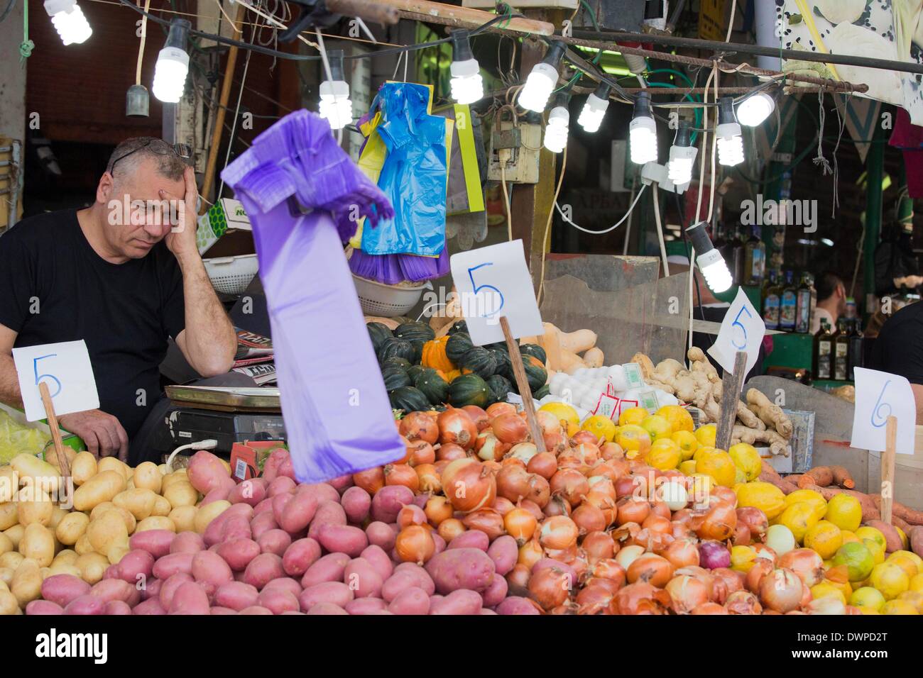 Carmel Market in Tel Aviv: vegetable stall, Pictured 19.2.2014 Stock ...