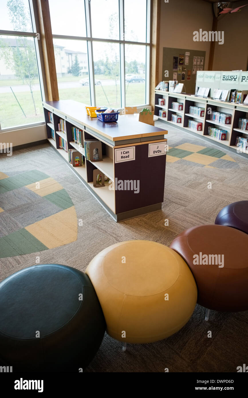 School library hi-res stock photography and images - Alamy