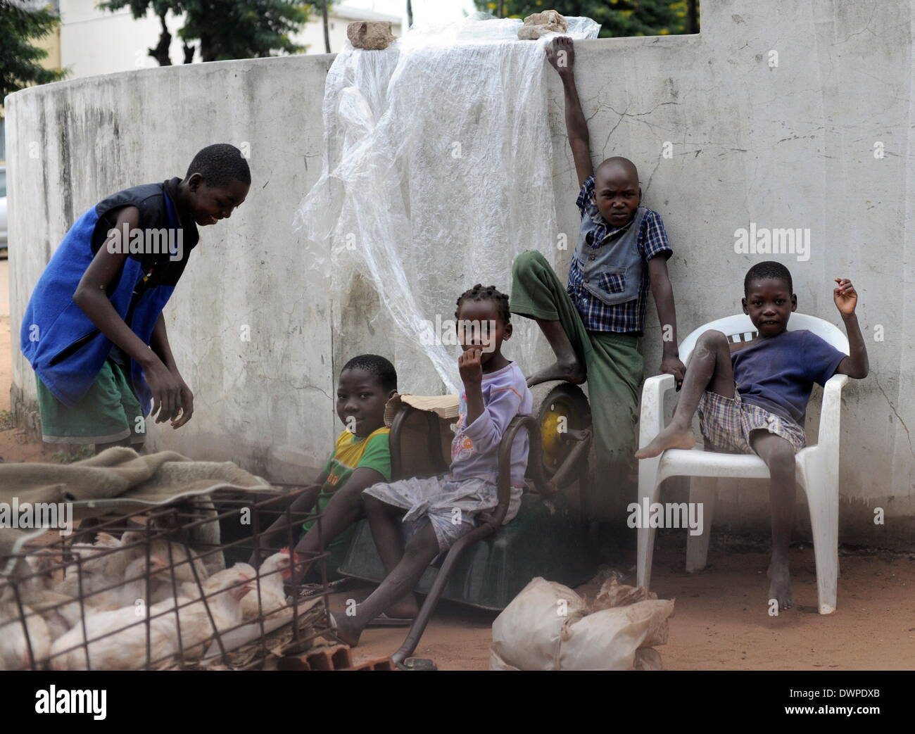 Children chickens africa hi-res stock photography and images - Alamy