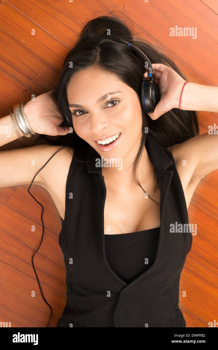 Woman female laying down floor 20s hi-res stock photography and images ...