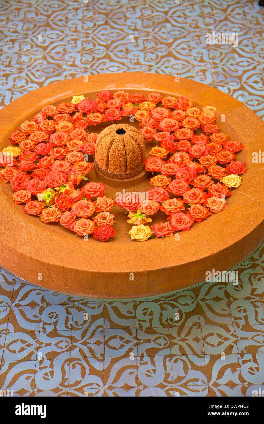 Floating flower petals hi-res stock photography and images - Alamy