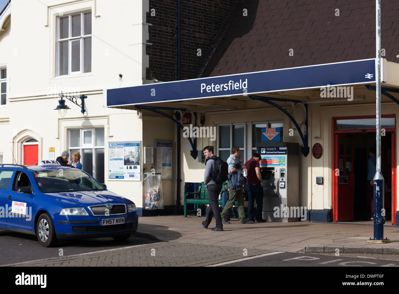 Petersfield station hampshire hi-res stock photography and images - Alamy