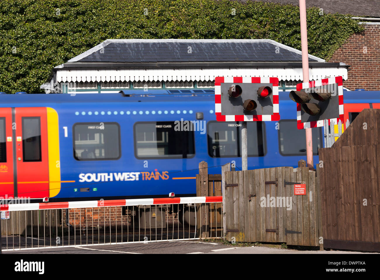 Train barrier hi-res stock photography and images - Alamy