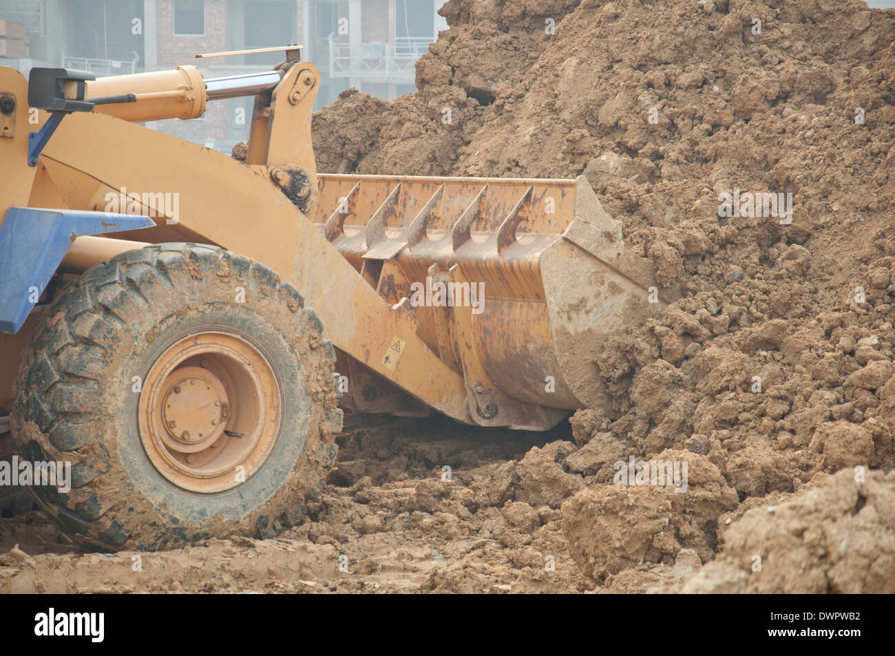 Building construction site wheel hi-res stock photography and images ...