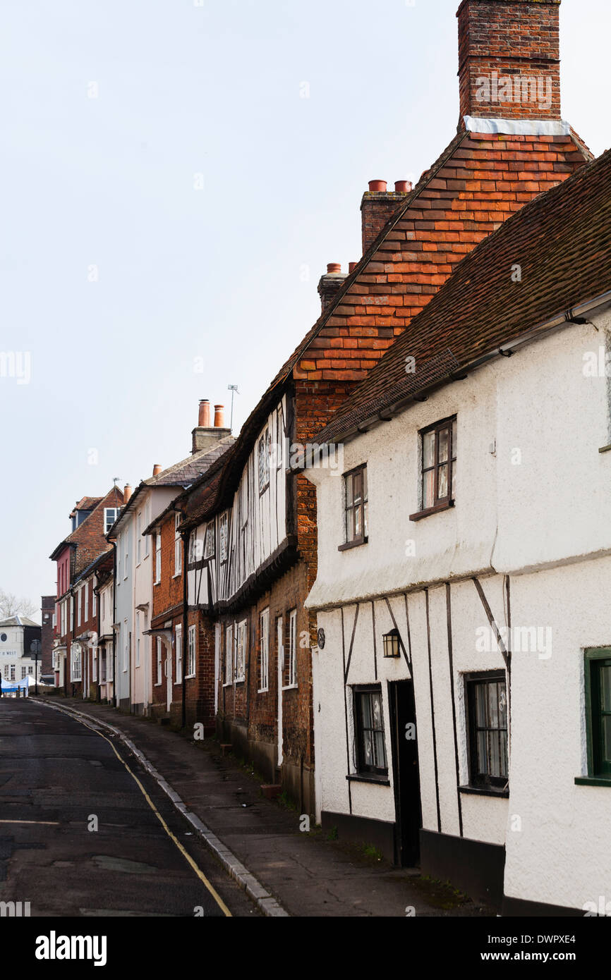 Terraced tudor cottages hi-res stock photography and images - Alamy