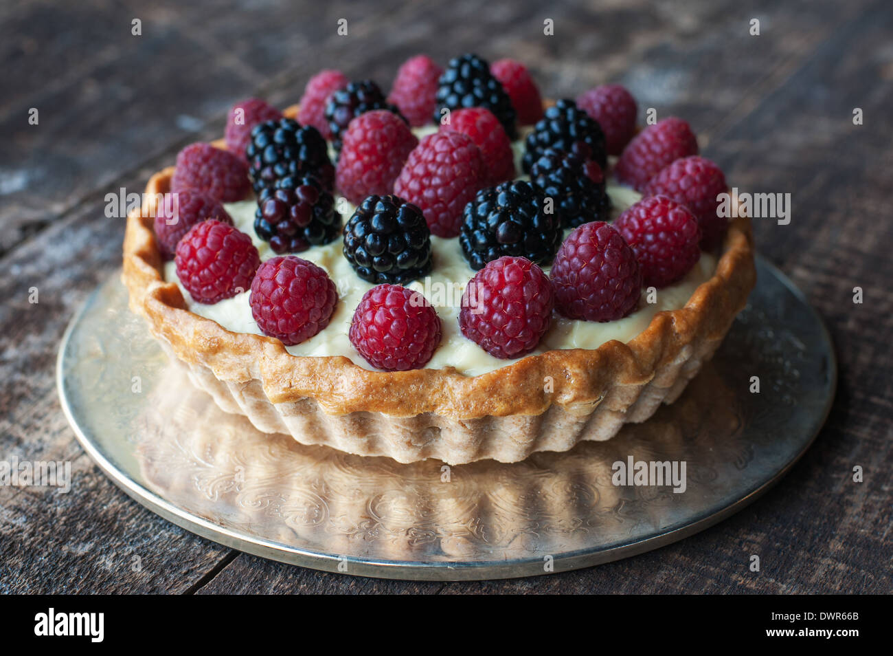 Fresh Berry Cream Tart Stock Photo - Alamy
