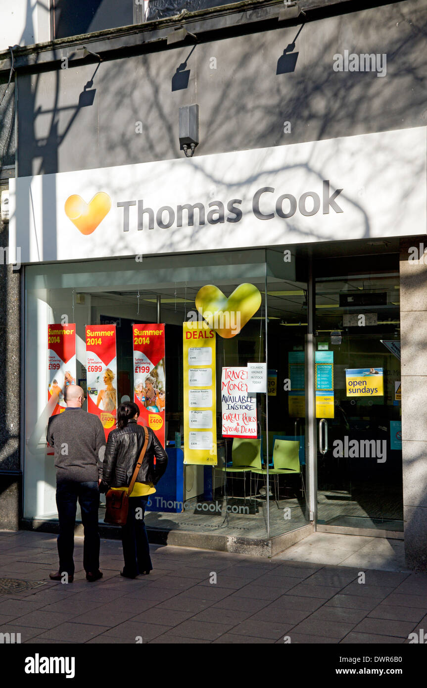 High street travel agents shop hi-res stock photography and images - Alamy