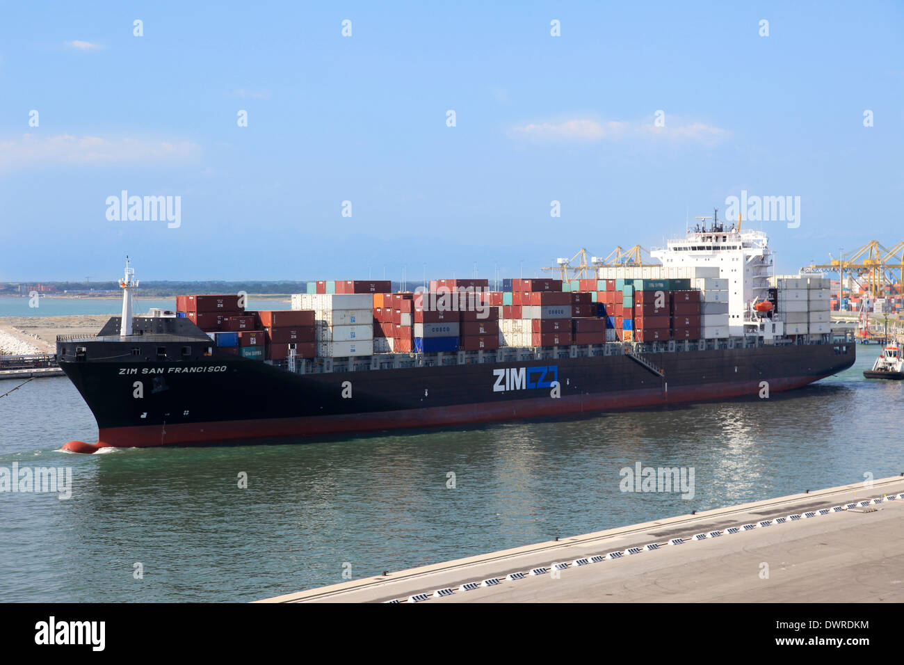 Zim container service pacific hi-res stock photography and images - Alamy
