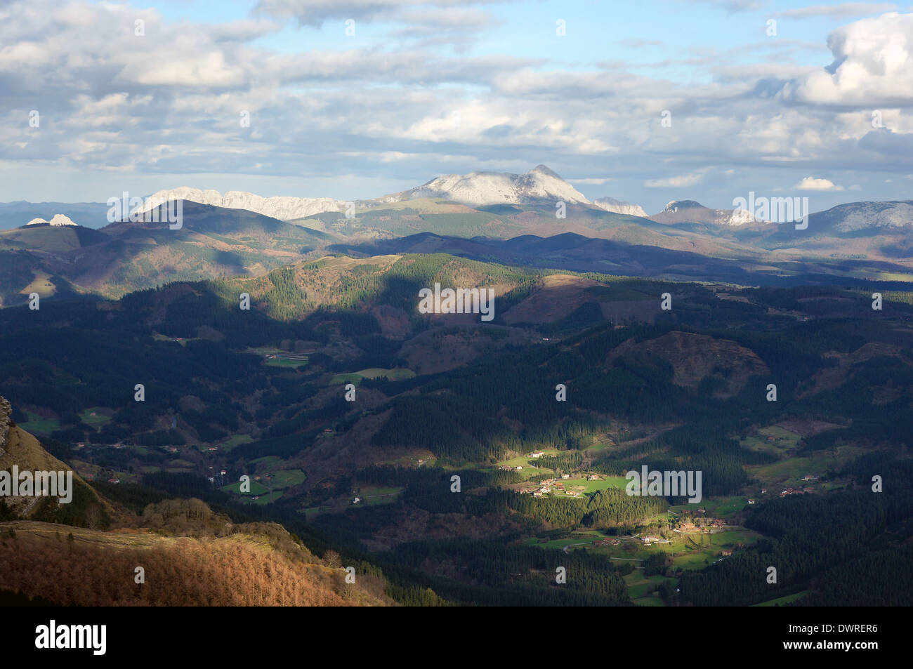 Country mountains hi-res stock photography and images - Alamy