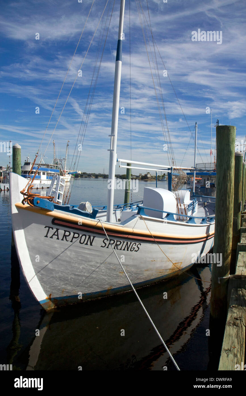 Sponge boat fishing boat hi-res stock photography and images - Alamy