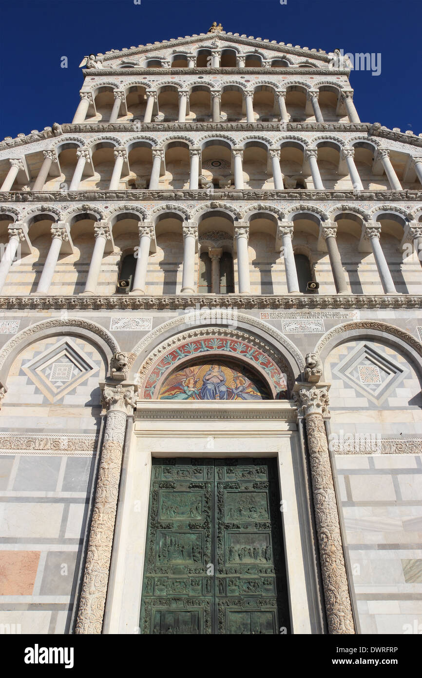 Pisa gate cathedral hi-res stock photography and images - Alamy