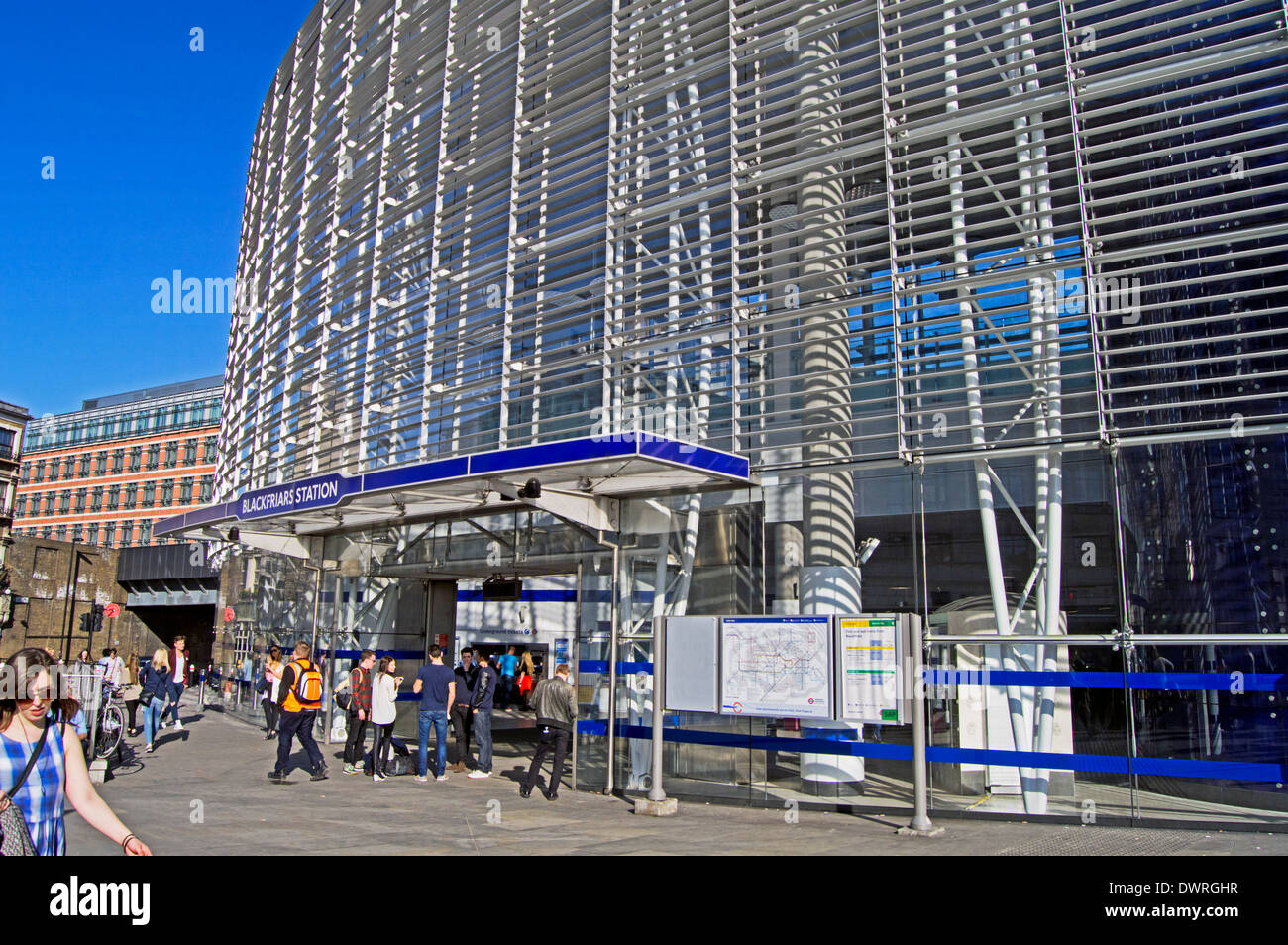 Queen street subway station hi-res stock photography and images - Alamy