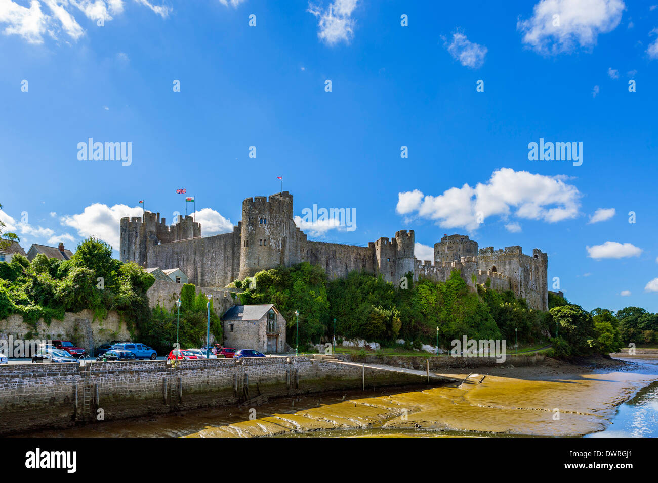 Pembroke building hi-res stock photography and images - Alamy