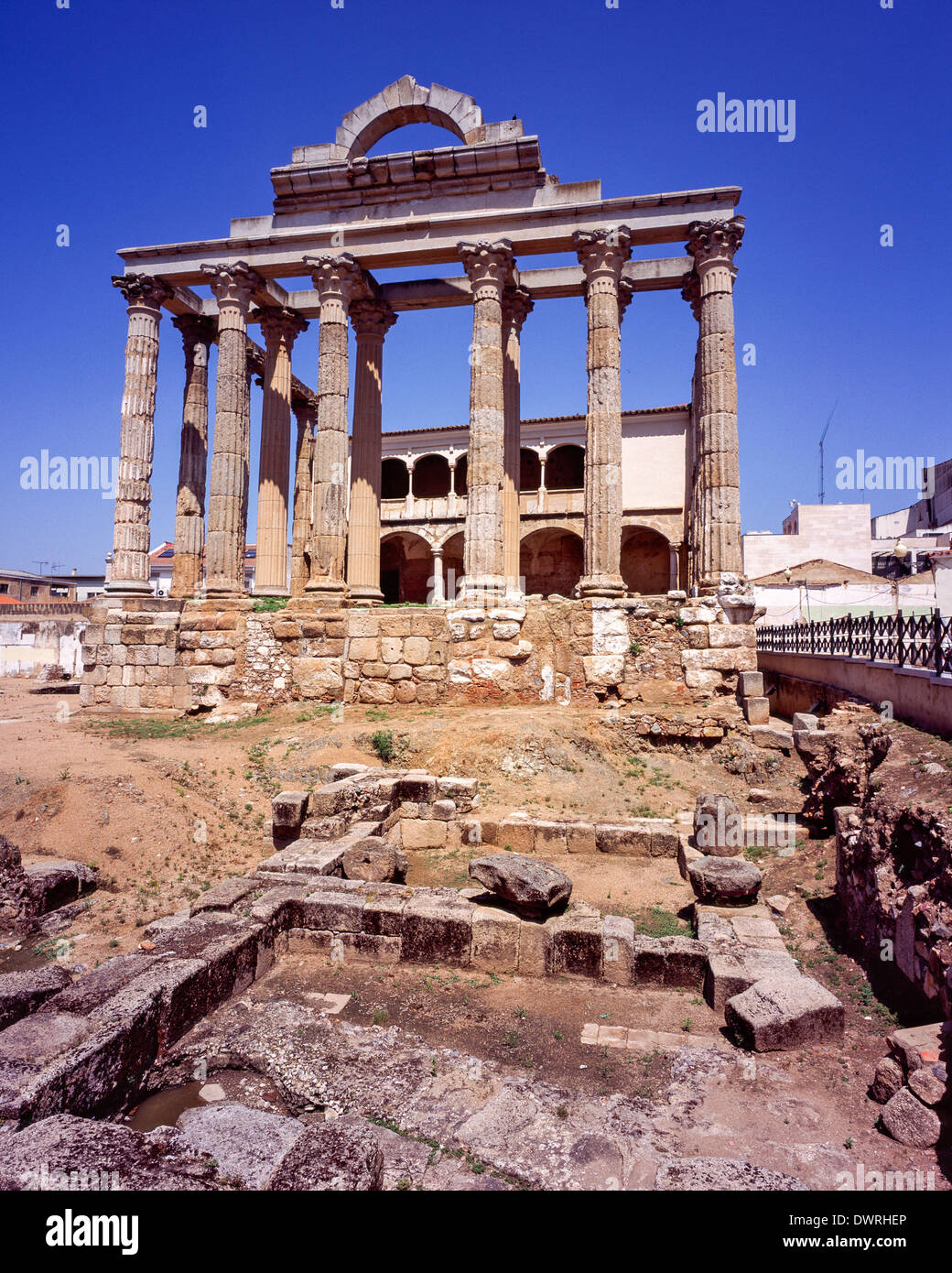 Templo de merida hi-res stock photography and images - Alamy