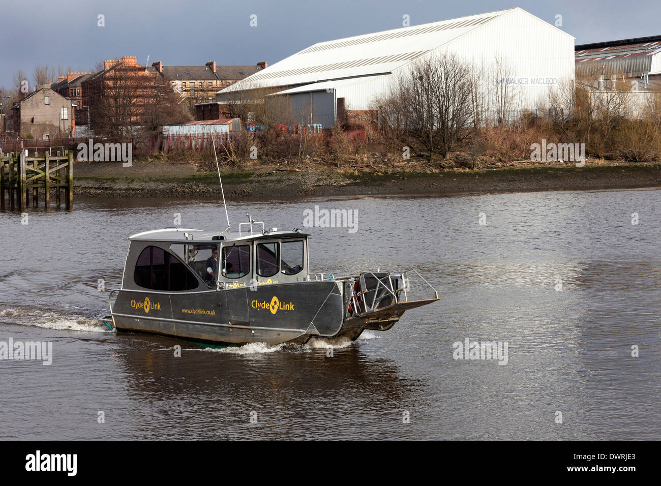 Renfrew ferry travelling between Yoker, Partick and Renfrew across the ...