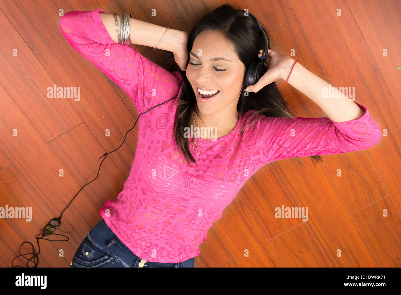 Woman female laying down floor 20s hi-res stock photography and images ...