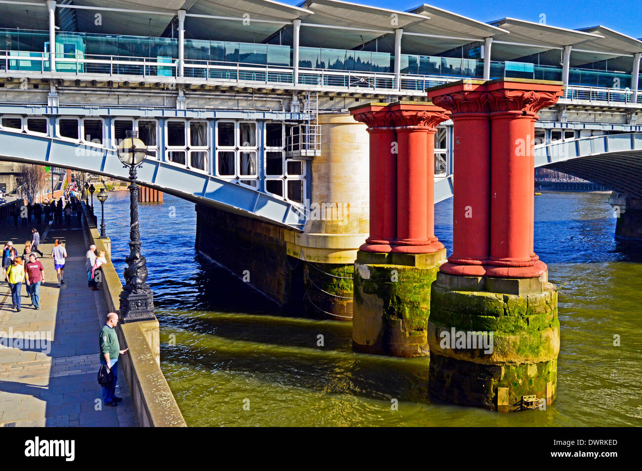 Pillars old blackfriars railway bridge hi-res stock photography and ...
