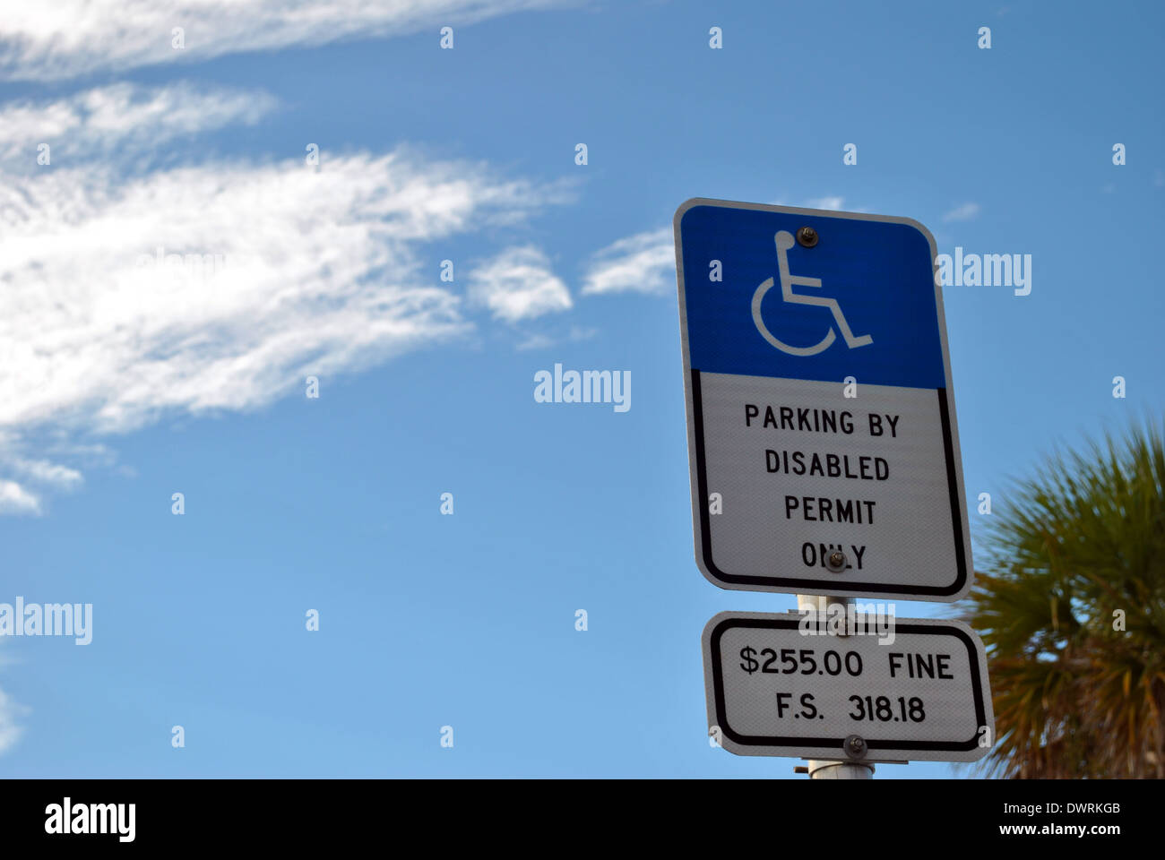 Disabled bay sign hi-res stock photography and images - Alamy