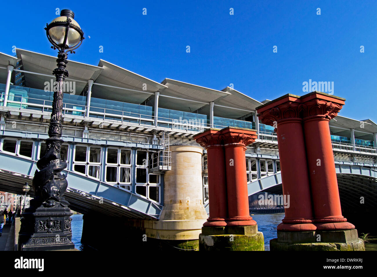 Pillars old blackfriars railway bridge hi-res stock photography and ...