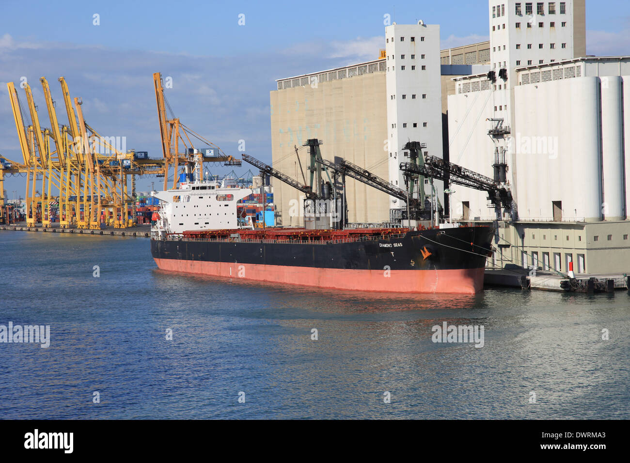 Bulk Carrier ship mv Diamond Seas at Barcelona harbor Spain Stock Photo ...